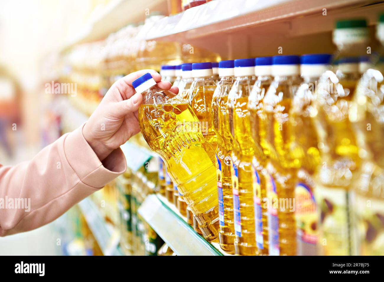 Sunflower oil in the store Stock Photo - Alamy