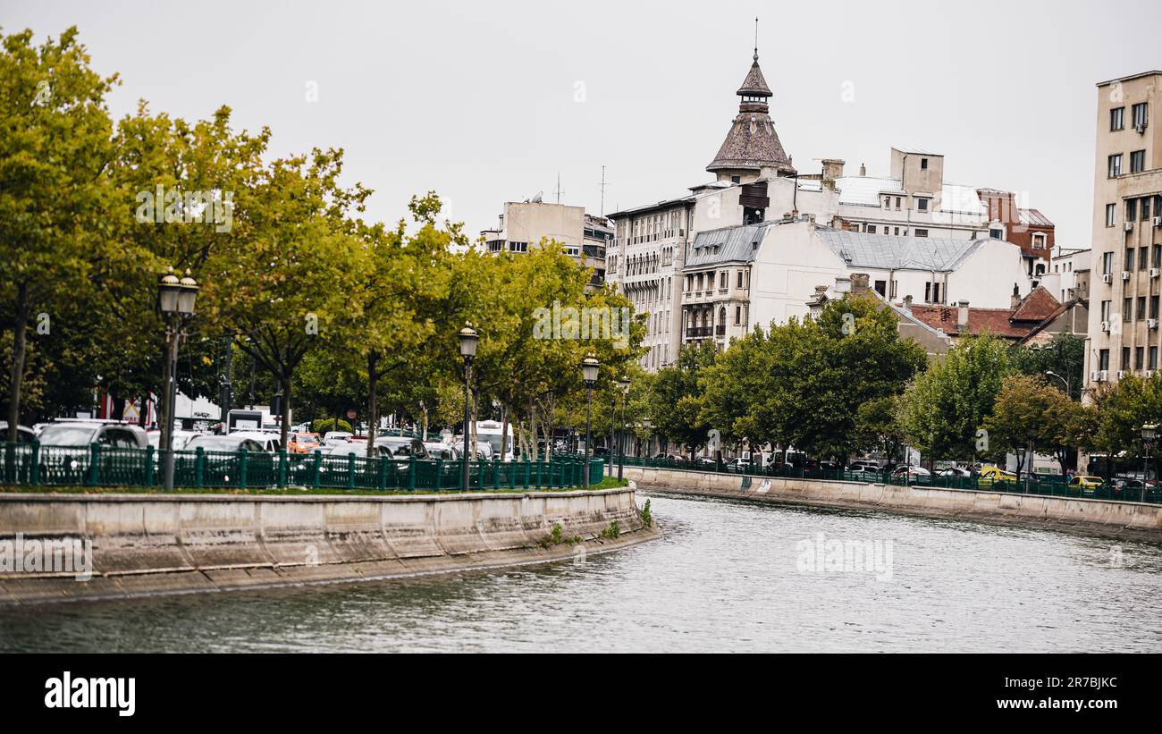 Bumper to Bumper - Urban traffic congestion during peak hour in ...