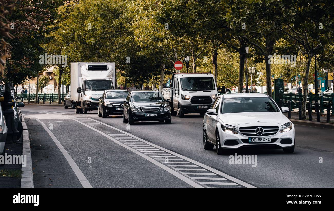 Bumper to Bumper - Urban traffic congestion during peak hour in ...