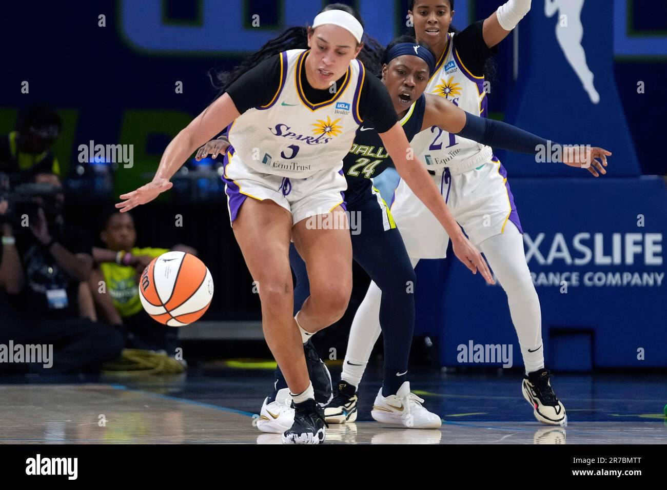 Los Angeles Sparks forward Dearica Hamby (5) steals the ball from ...
