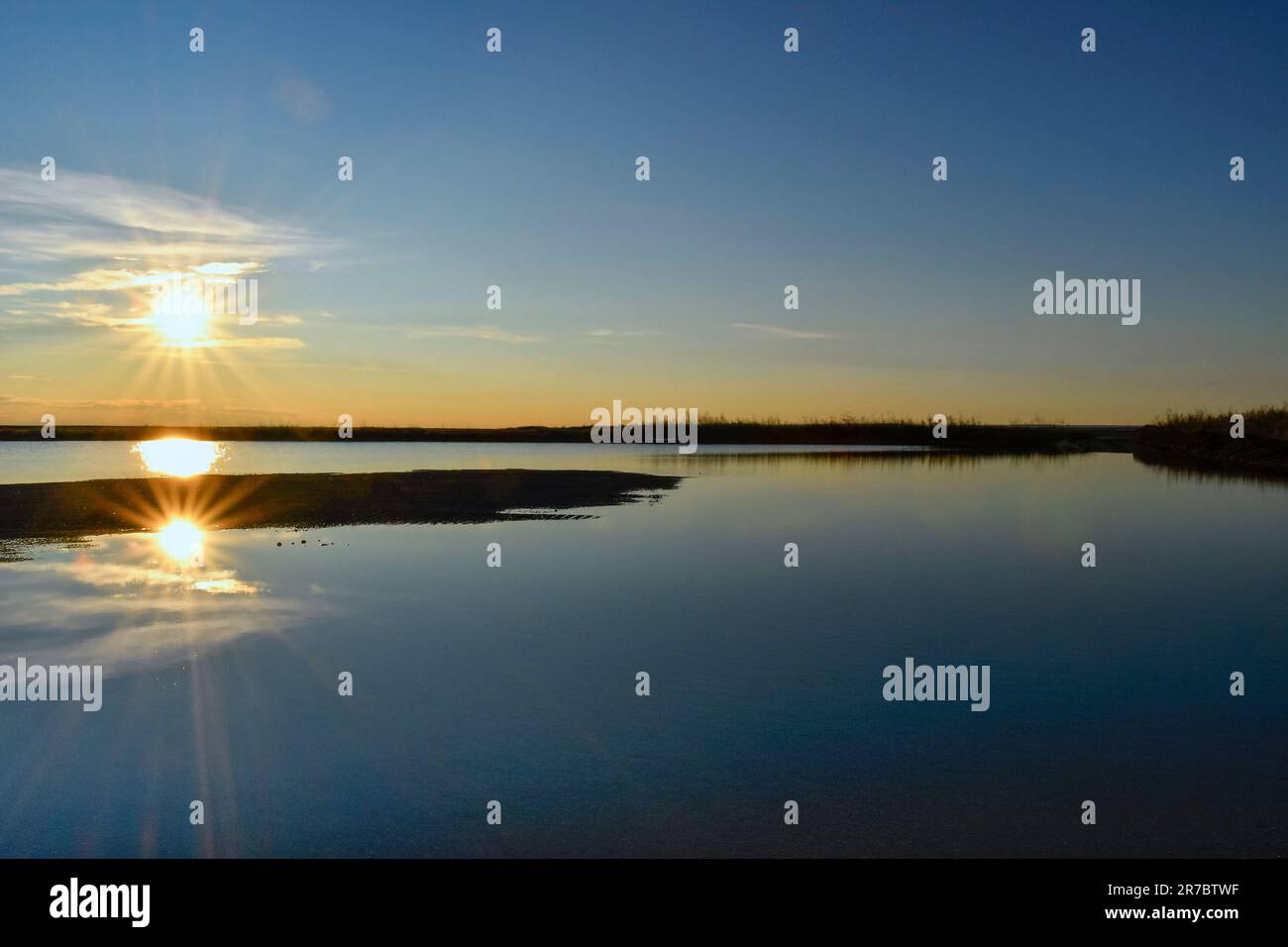 Alaska tundra sun hi-res stock photography and images - Alamy