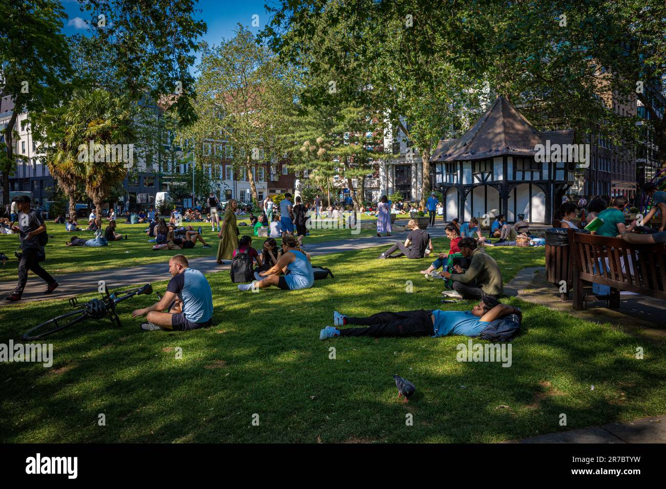 Green spaces in park hi-res stock photography and images - Alamy