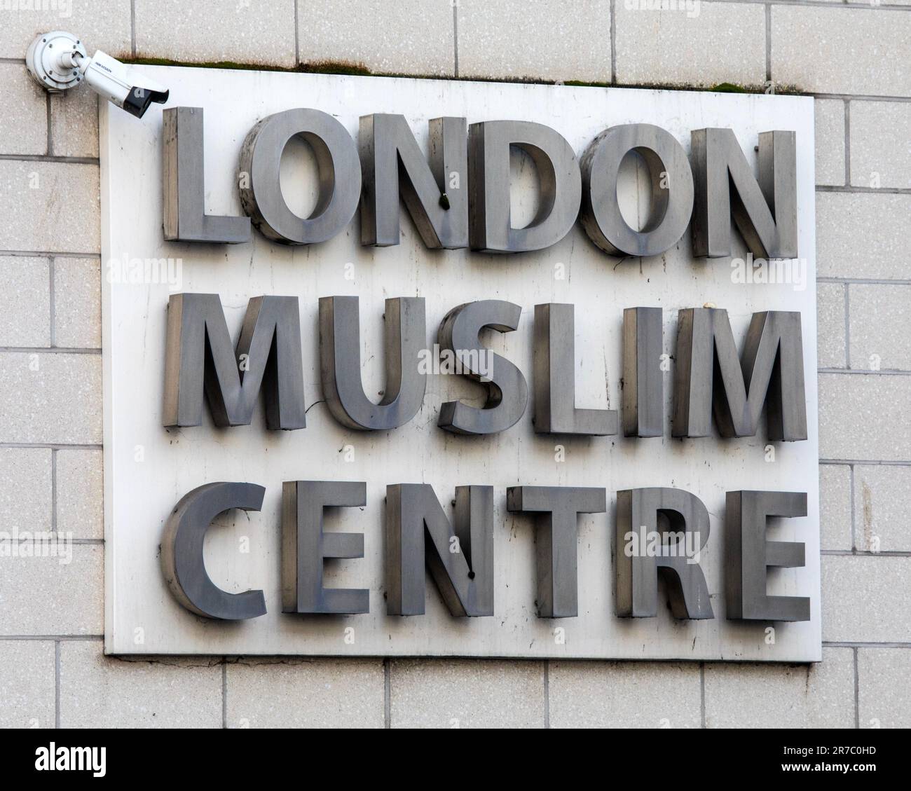 London muslim centre whitechapel road hi-res stock photography and ...