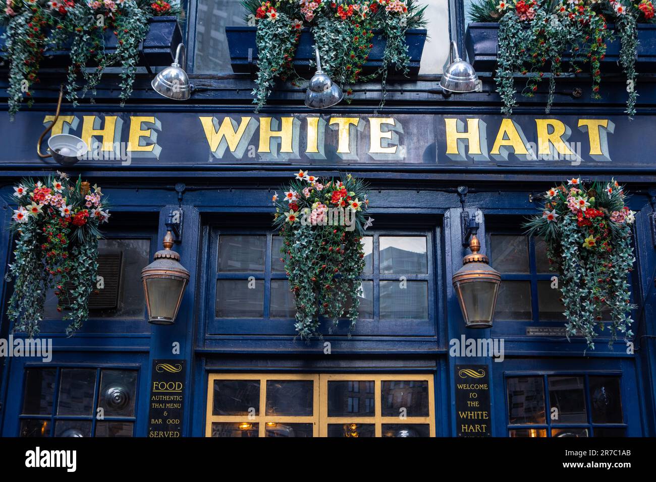 London, UK - March 2nd 2023: The exterior of The White Hart traditional ...