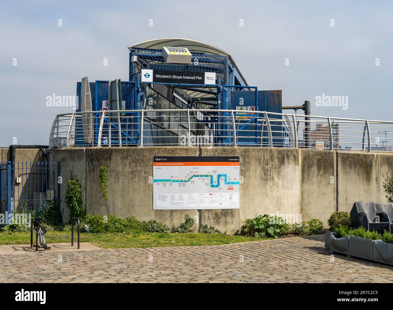 Thames river map hi-res stock photography and images - Alamy