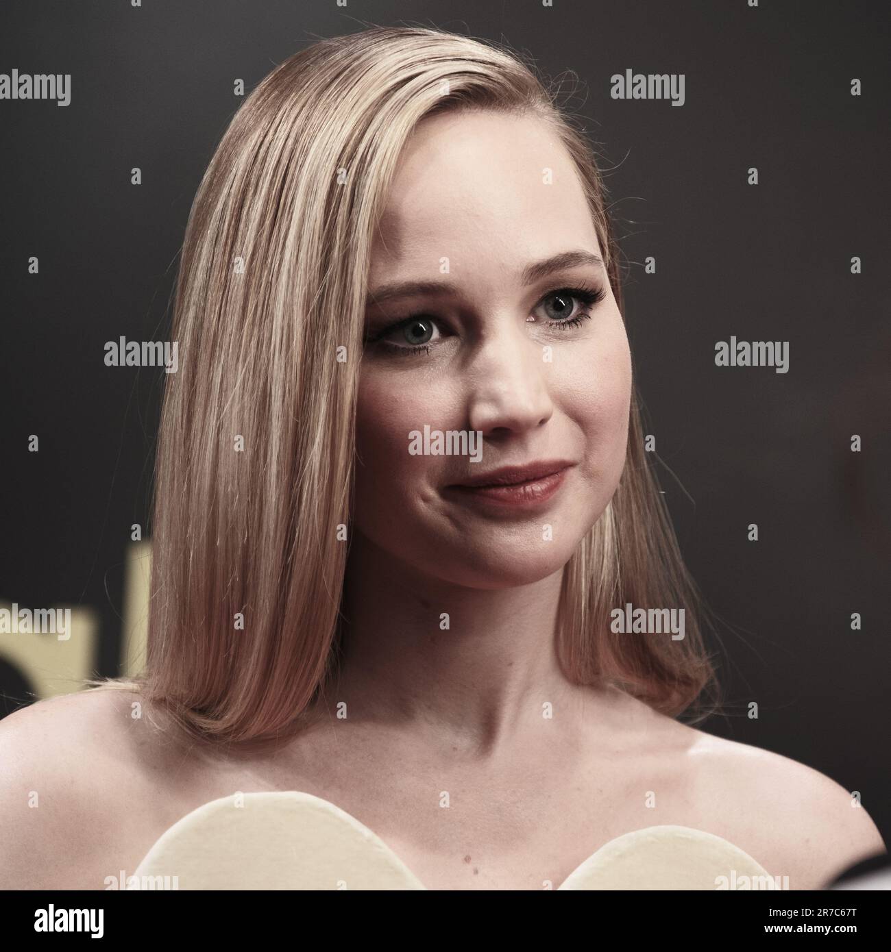 US actress Jennifer Lawrence attends the premiere of "Sin Malos Rollos ...
