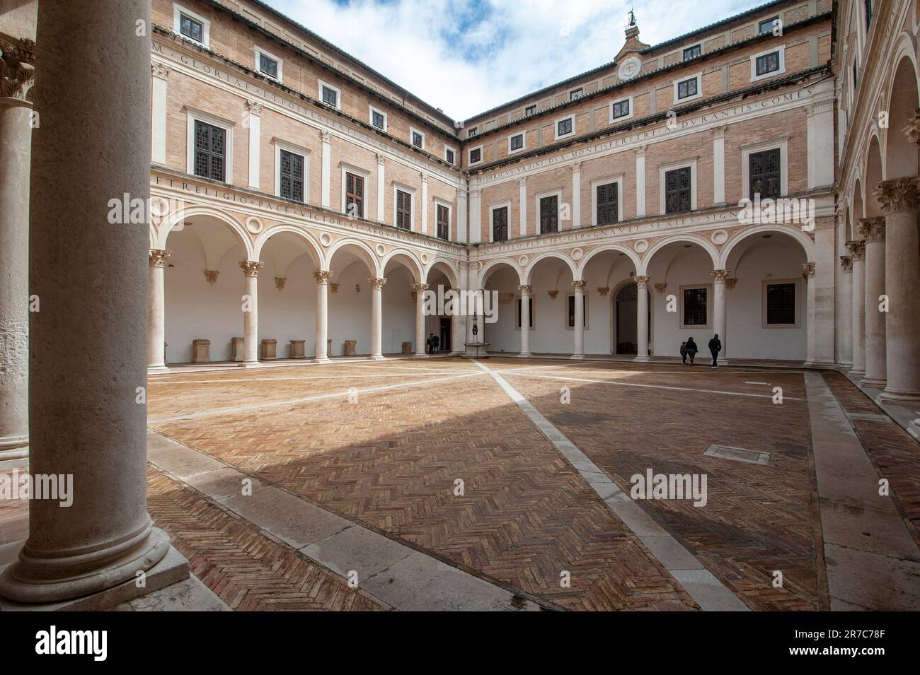 The arcaded courtyard of Palazzo Ducale Stock Photo - Alamy