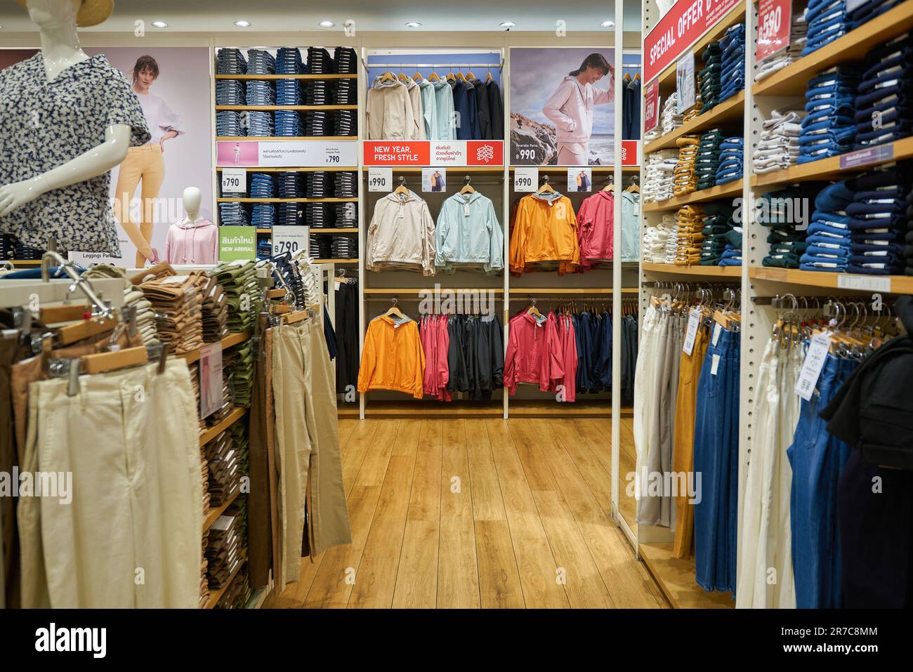 Uniqlo store shelves hi-res stock photography and images - Alamy