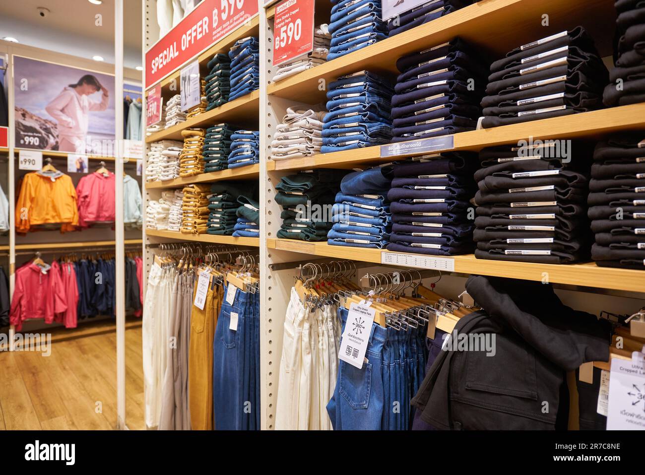 Uniqlo store shelves hi-res stock photography and images - Alamy