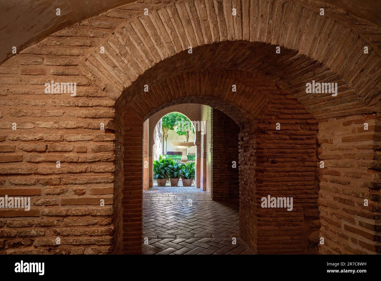 Hall of Secrets (Sala de los Secretos) and Daraxas Garden at Nasrid ...