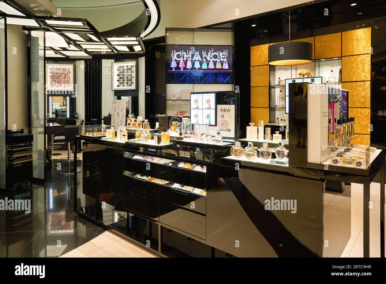 Siam paragon chanel hi-res stock photography and images - Alamy