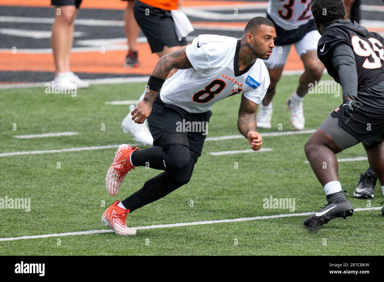 Cincinnati Bengals tight end Irv Smith Jr. (81) performs a drill during ...
