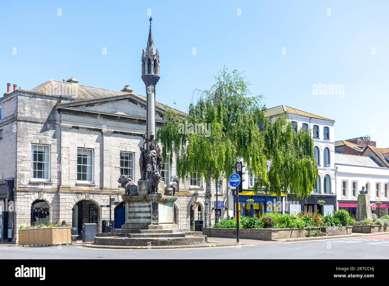 Queen Victoria Memorial, St James' Square, Newport, Isle of Wight ...