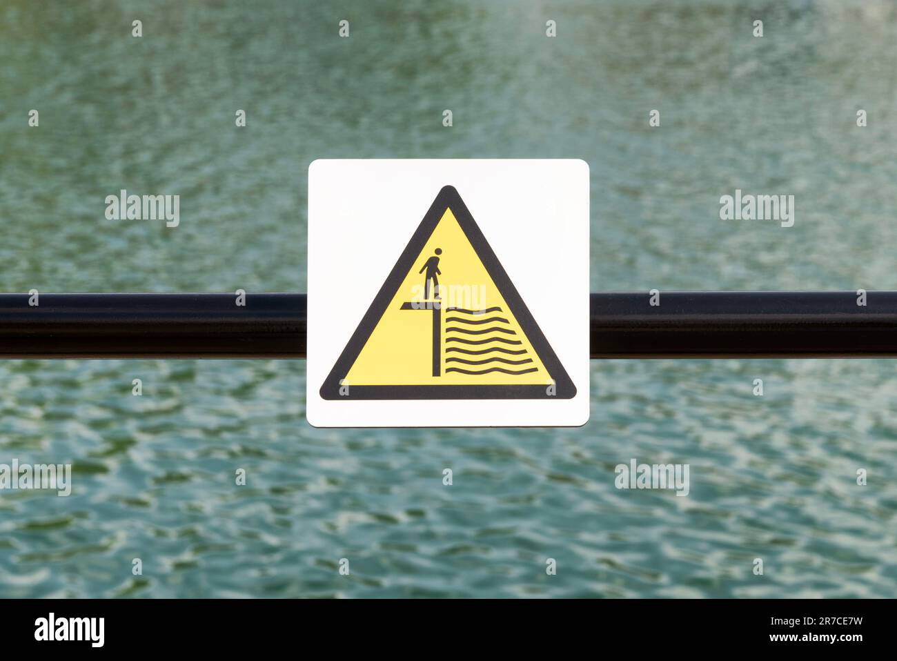 Risk of drowning sign hi-res stock photography and images - Alamy