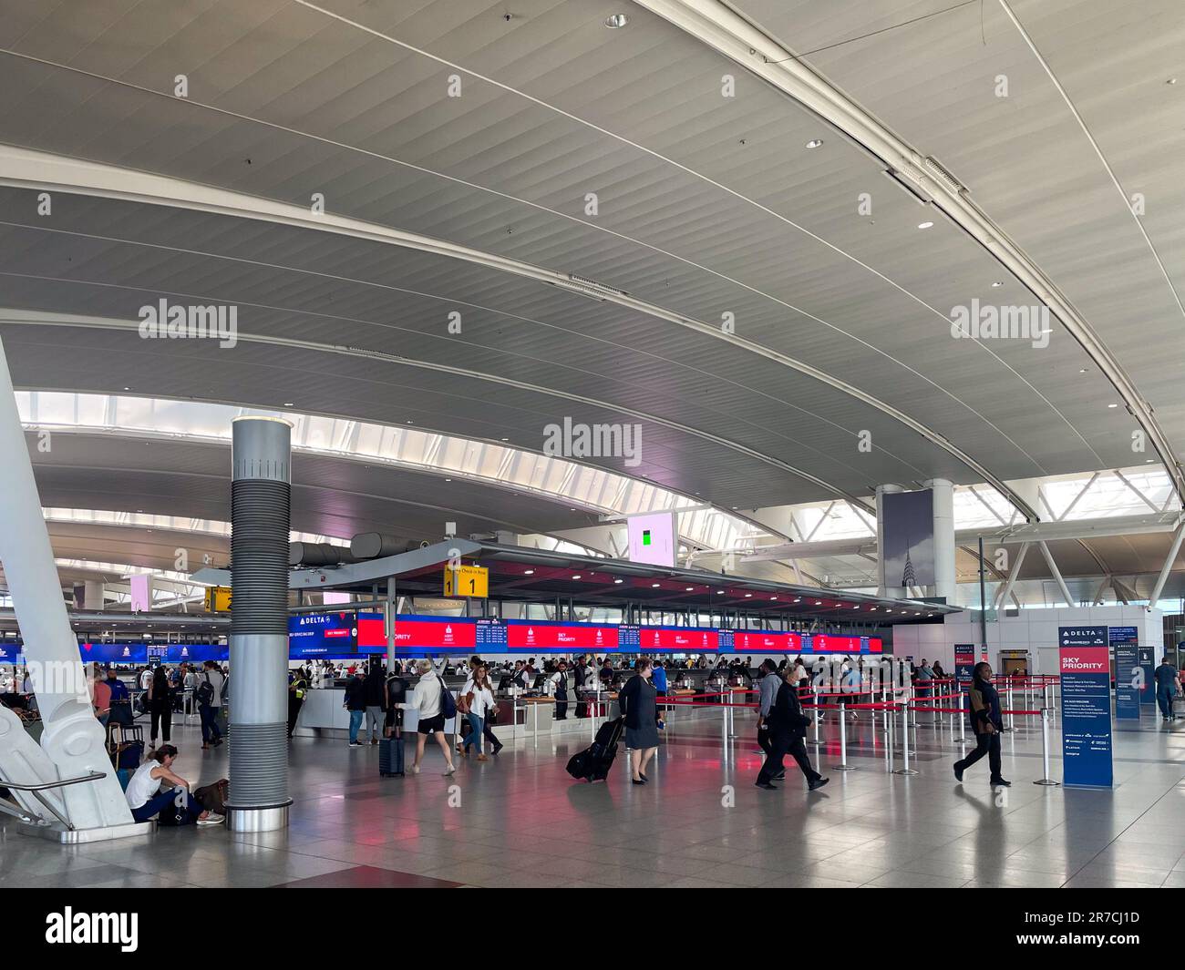 Jfk airport arrival hall hi-res stock photography and images - Alamy