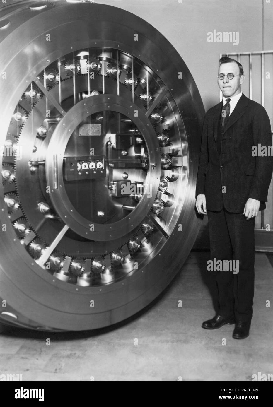 Chicago, Illinois: c. 1923 The new thirty ton steel vault door of the ...