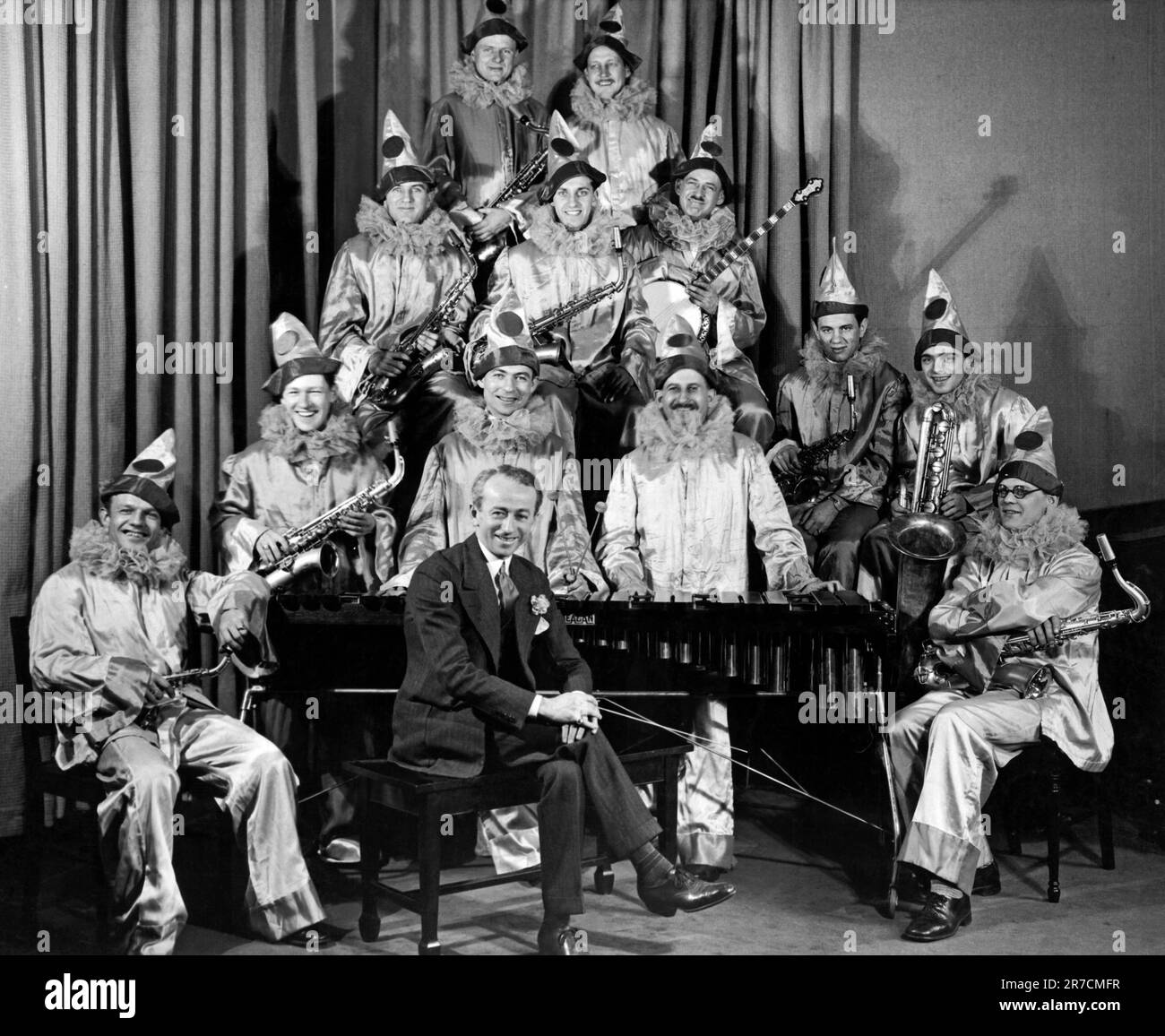 1930s clown hi-res stock photography and images - Alamy