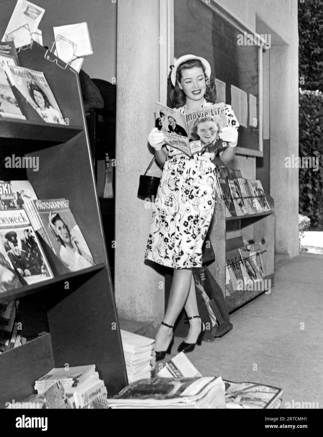 1940s women america 30 years old hi-res stock photography and images ...