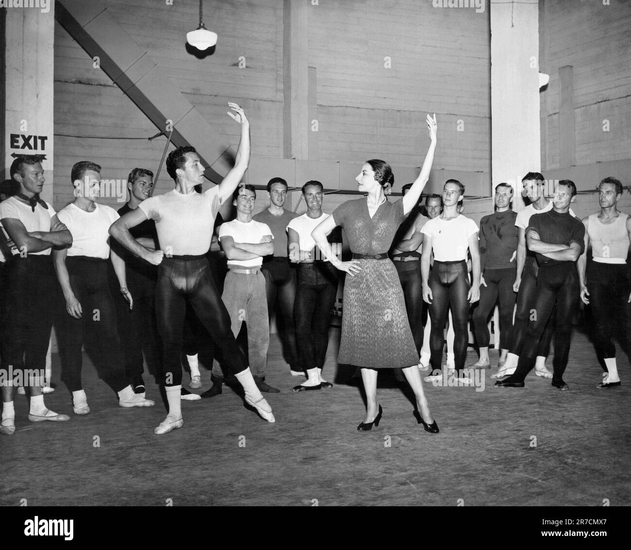 Gene kelly dancing hi-res stock photography and images - Alamy