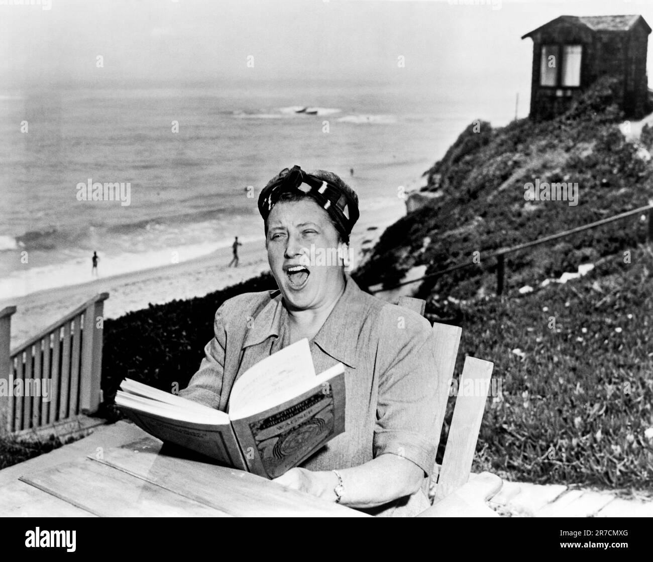 The hollywood bowl 1940s hi-res stock photography and images - Alamy