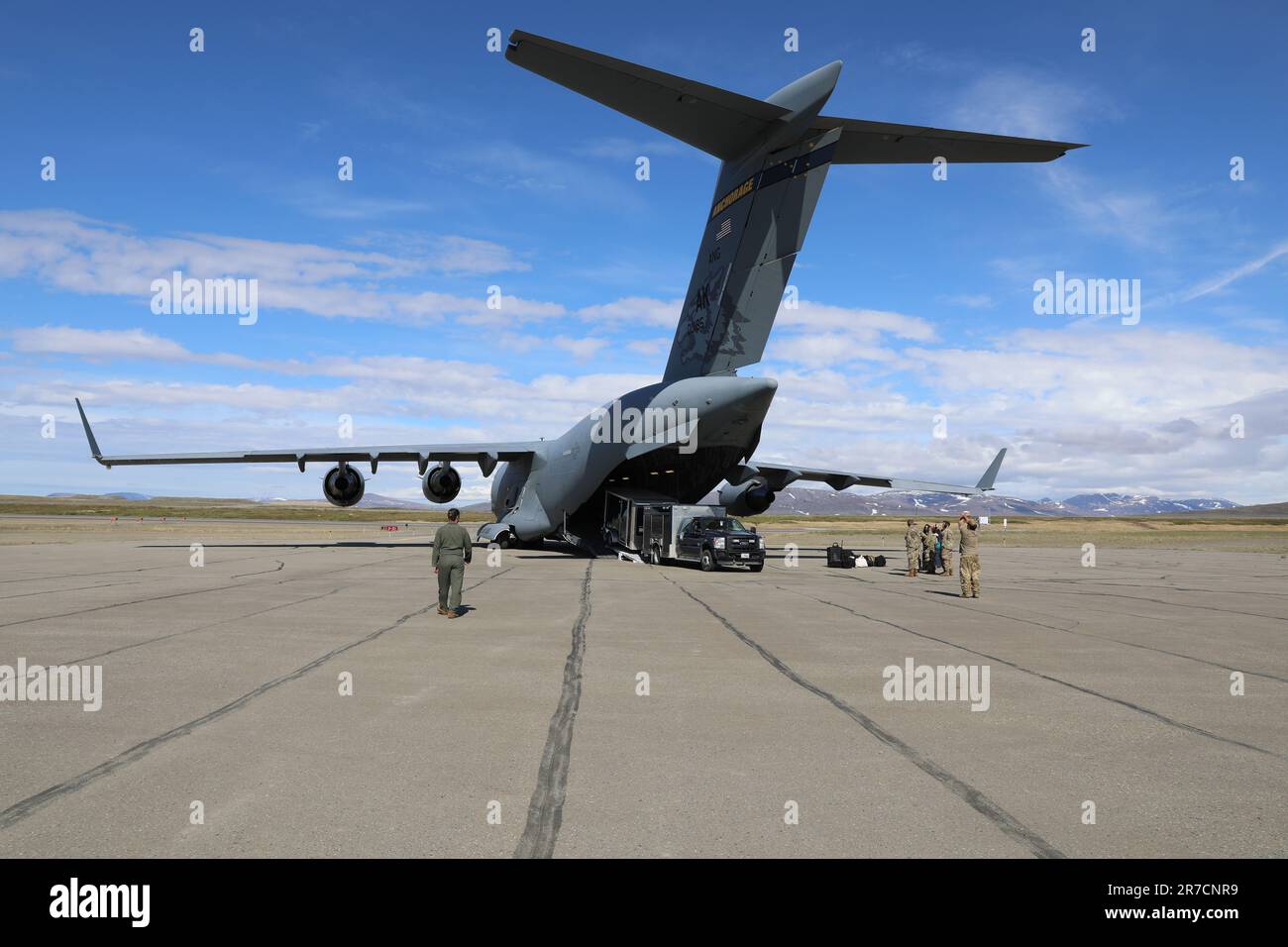 An Alaska National Guard 103rd Civil Support Team reconnaissance ...