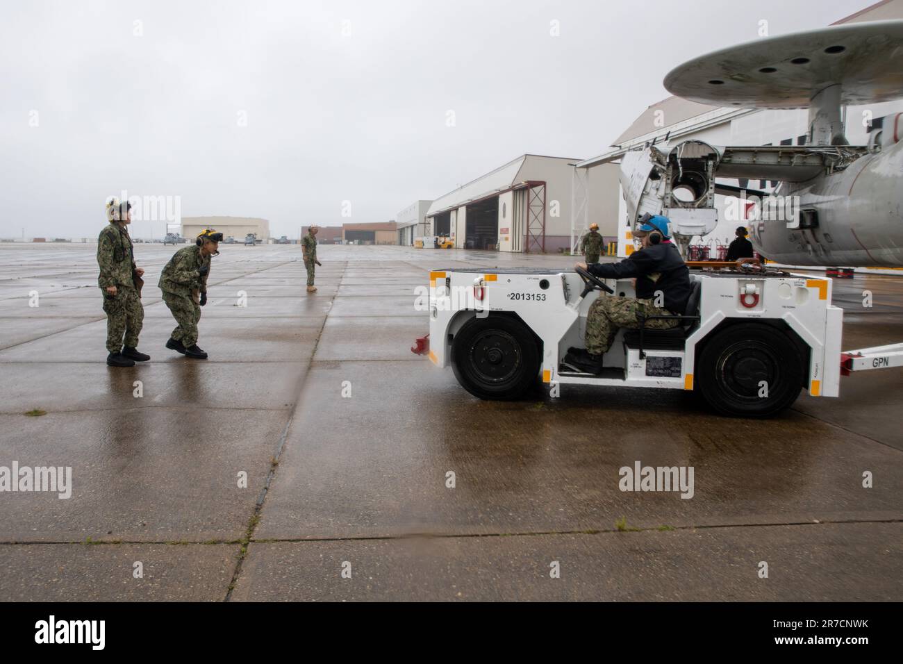 Aircraft handlers hi-res stock photography and images - Alamy