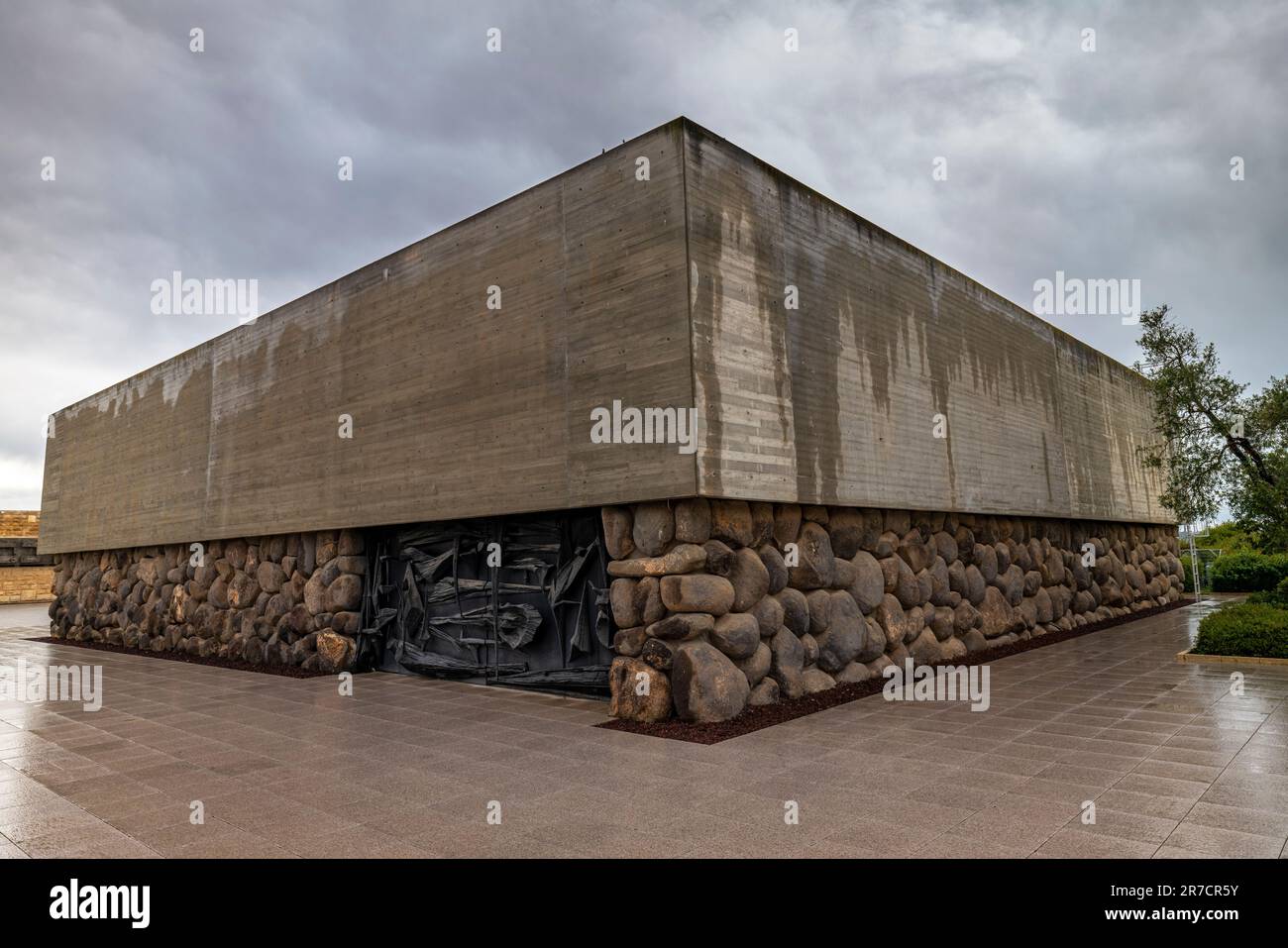 HALL OF REMEMBRANCE YAD VASHEM JERUSALEM ISRAEL Stock Photo - Alamy