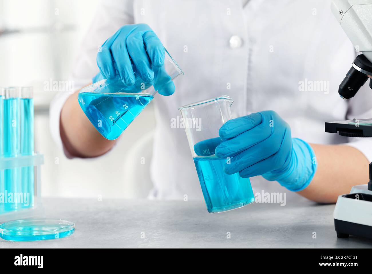 Scientist lab beakers hi-res stock photography and images - Alamy