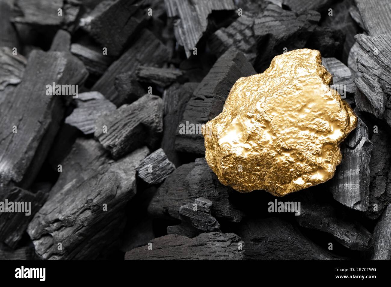 Gold metal lumps hi-res stock photography and images - Alamy