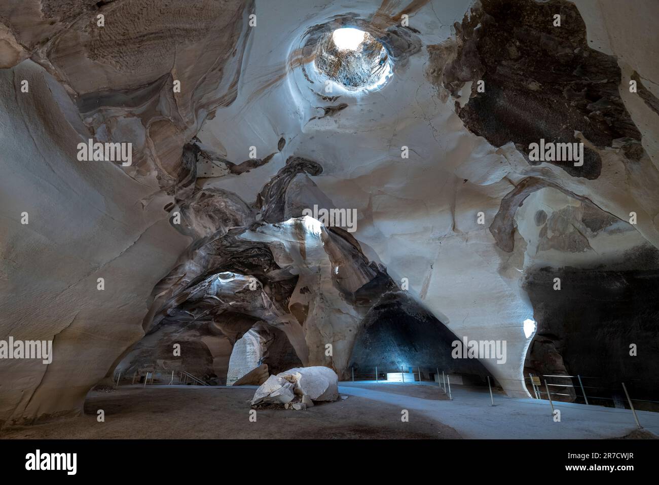 Maresha caves hi-res stock photography and images - Alamy