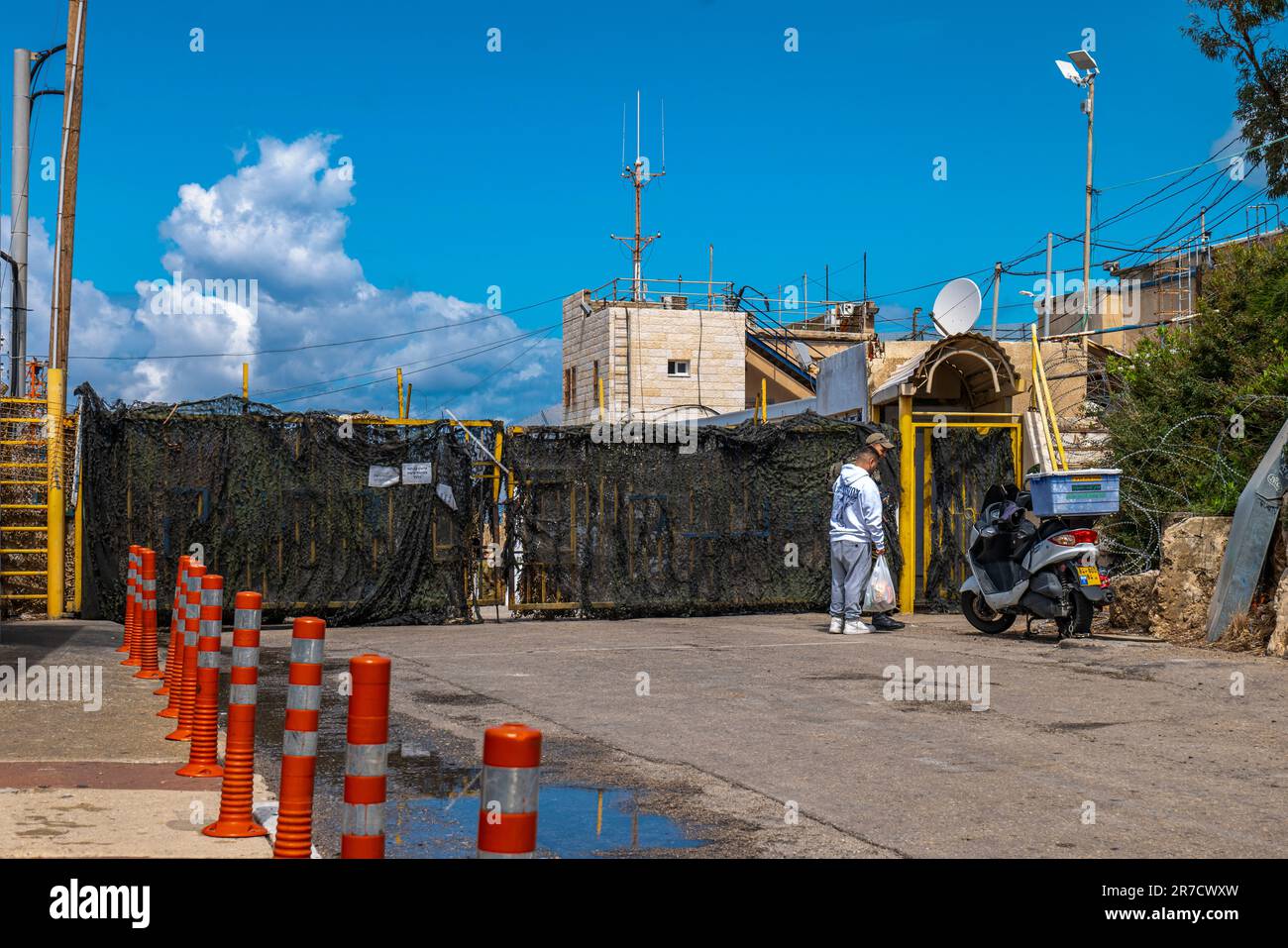 Israel border hi-res stock photography and images - Alamy
