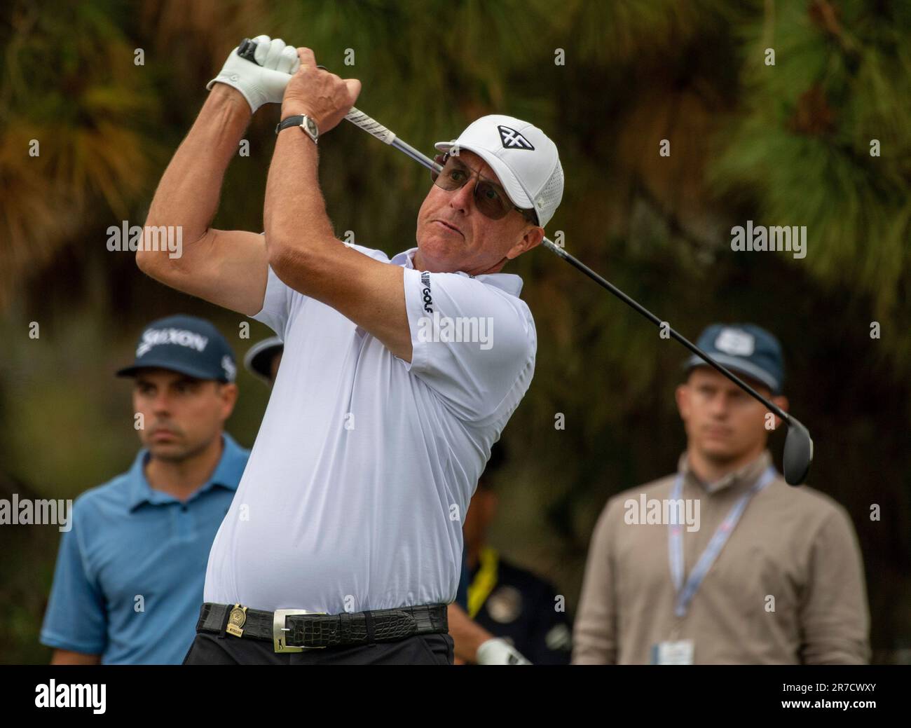 Los Angeles, United States. 14th June, 2023. Phil Mickelson drives from ...