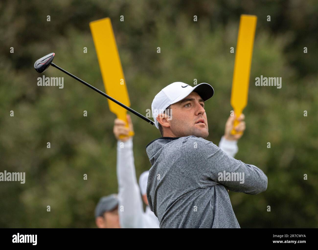 Los Angeles, United States. 14th June, 2023. Scottie Scheffler drives ...