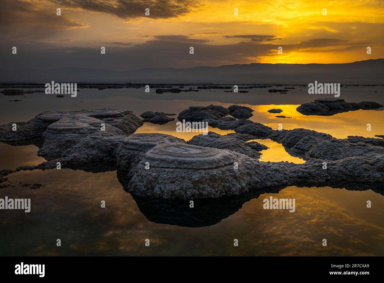 SALT STACKS & DEAD SEA EN BOKEK ISRAEL Stock Photo - Alamy