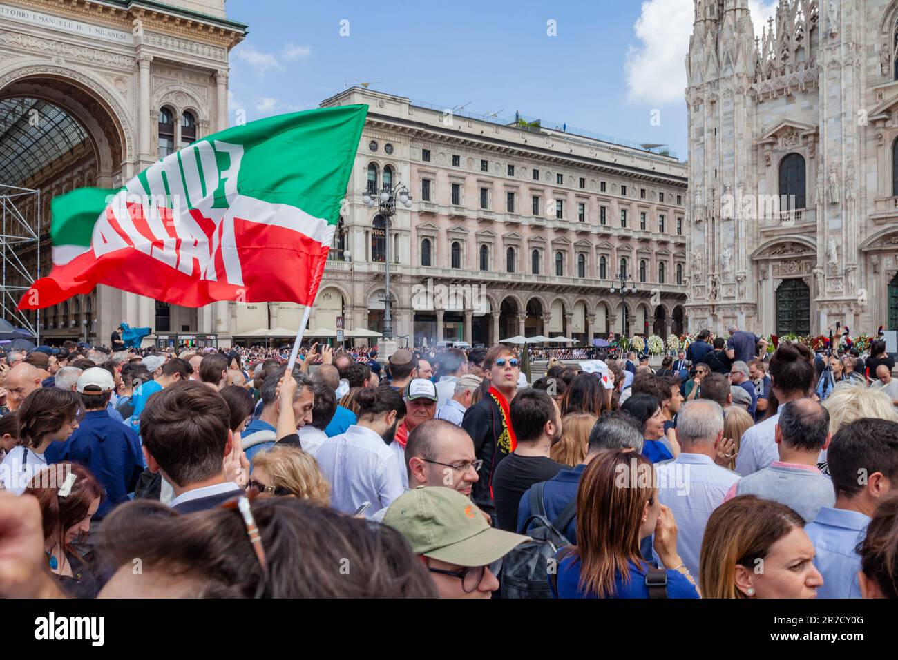 Chatedral of milan hi-res stock photography and images - Alamy