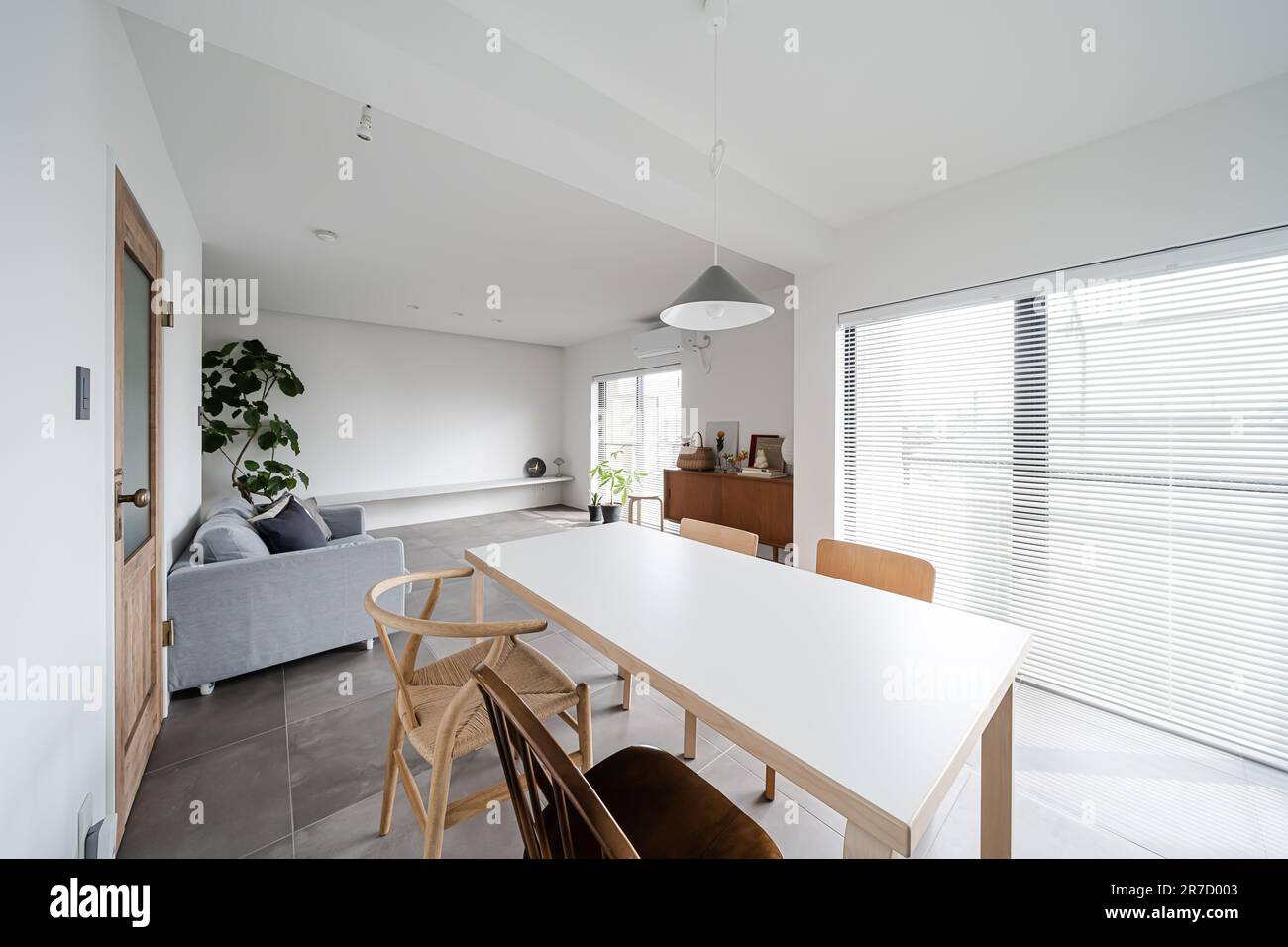 Simple modern style dining with white tone Stock Photo - Alamy