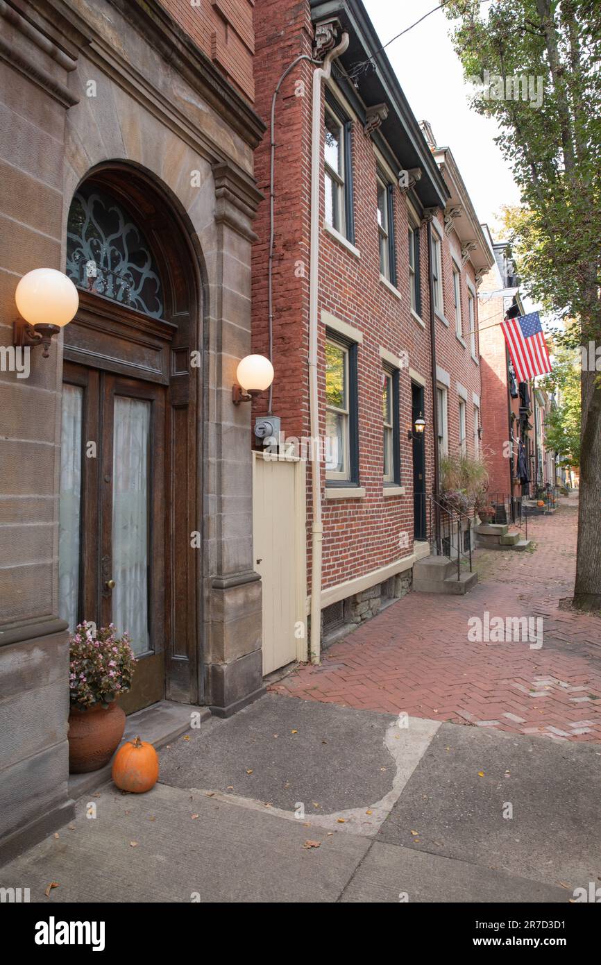 Pittsburgh neighborhood hi-res stock photography and images - Alamy