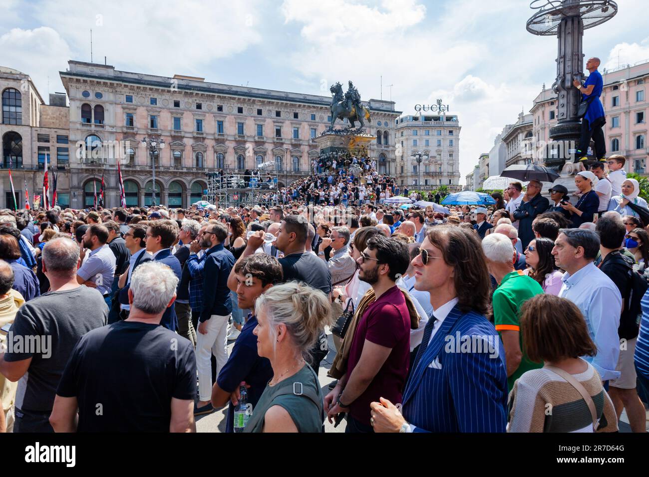 Chatedral of milan hi-res stock photography and images - Alamy