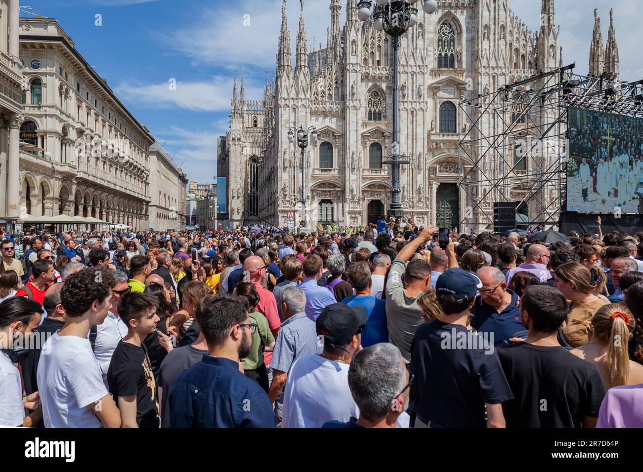 Chatedral of milan hi-res stock photography and images - Alamy