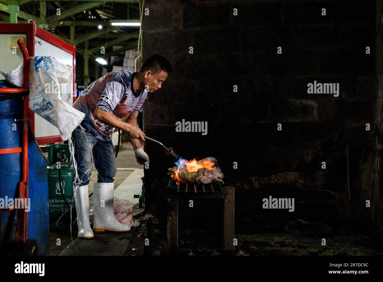 Signs of being wet hi-res stock photography and images - Alamy
