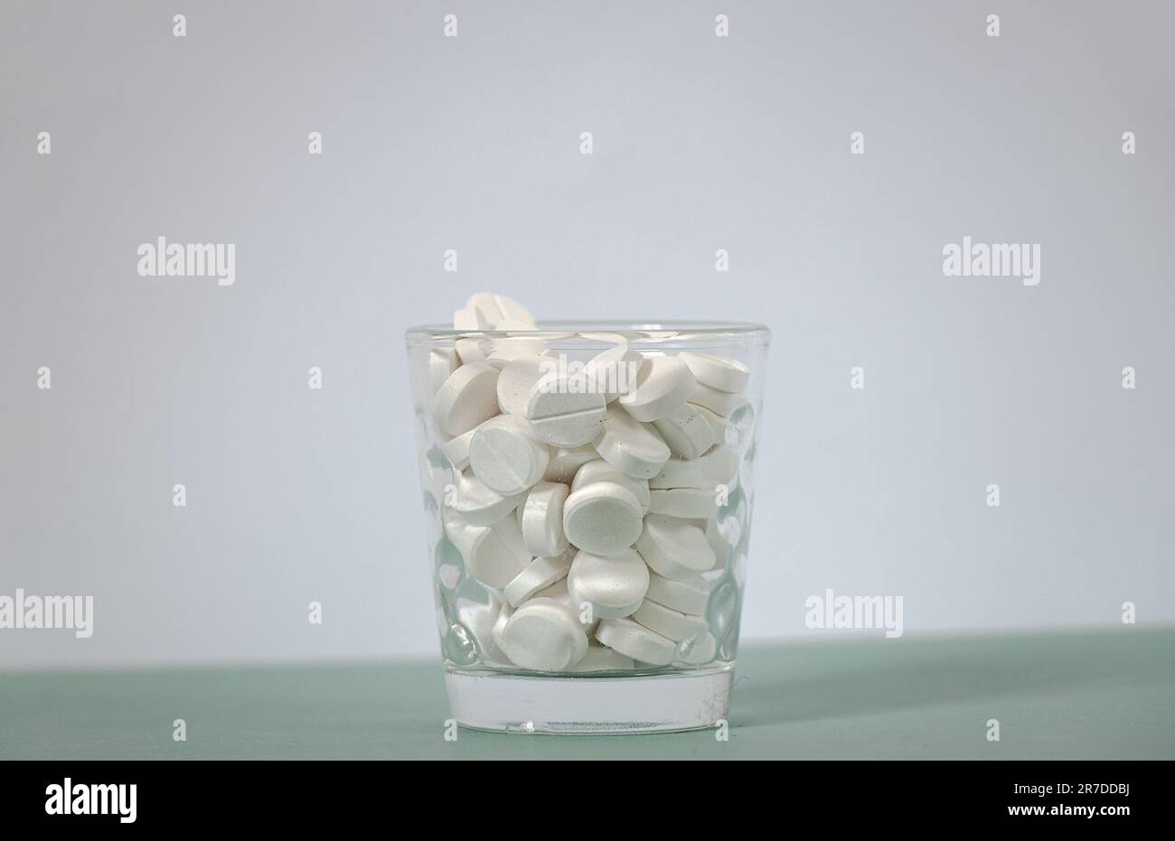 Pharmaco logic hi-res stock photography and images - Alamy