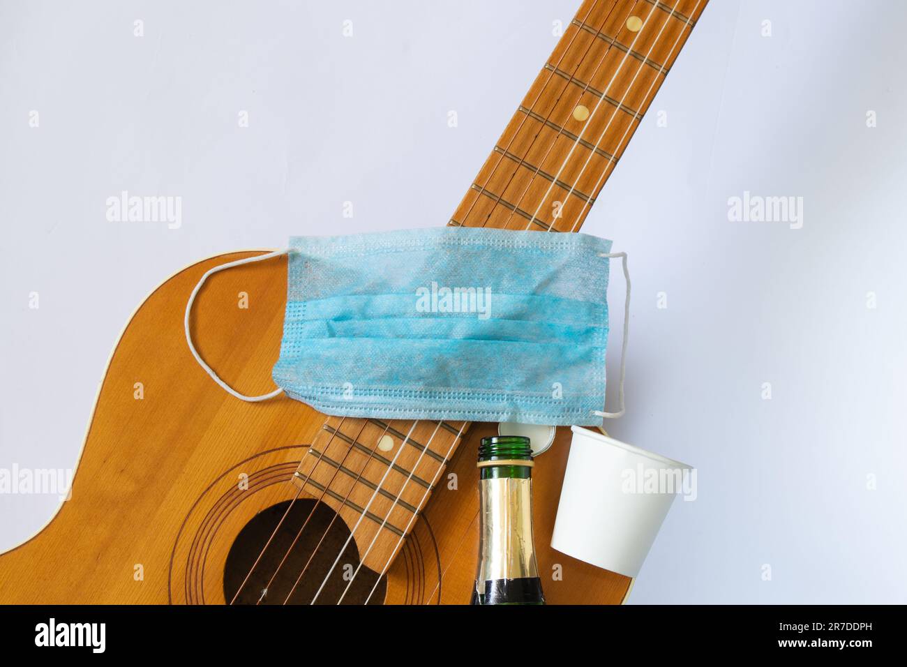 Mask guitar hi-res stock photography and images - Alamy