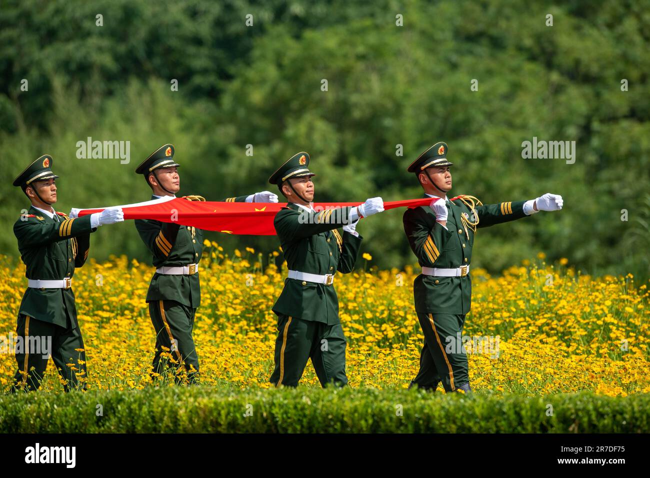 Hangzhou, China's Zhejiang Province. 15th June, 2023. The honor guards carry the Chinese ...