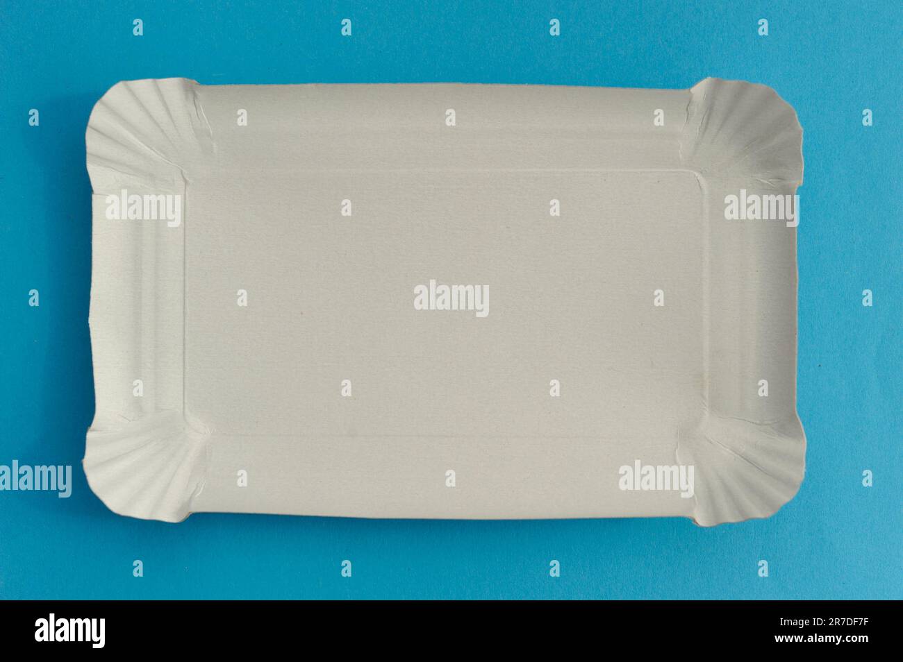 empty white cardboard tray Stock Photo - Alamy