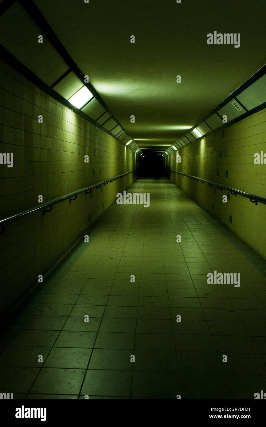 long empty tunnel underground Stock Photo - Alamy