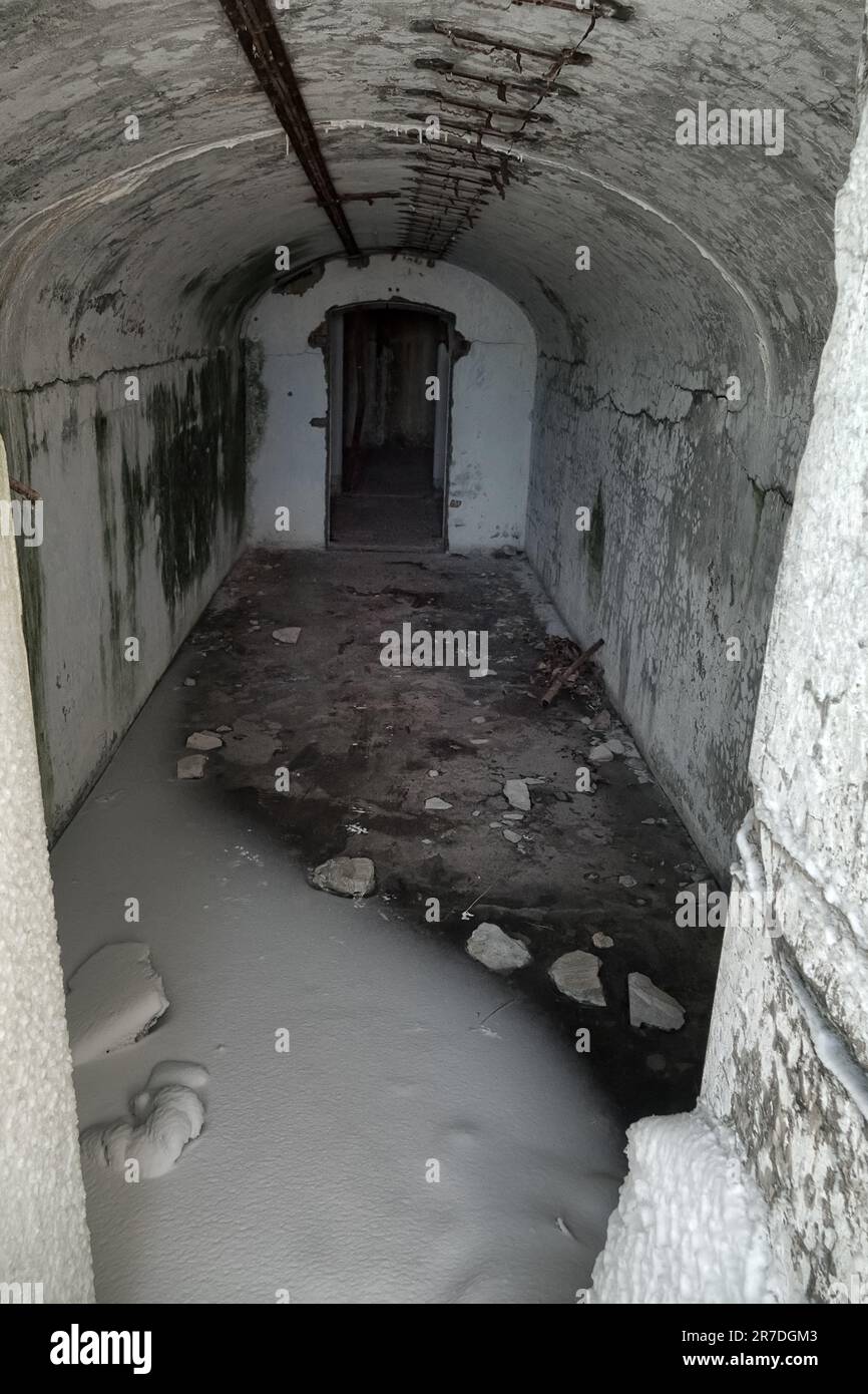 Survival underground tunnel and bunker Apocalypse doomsday nuclear ...