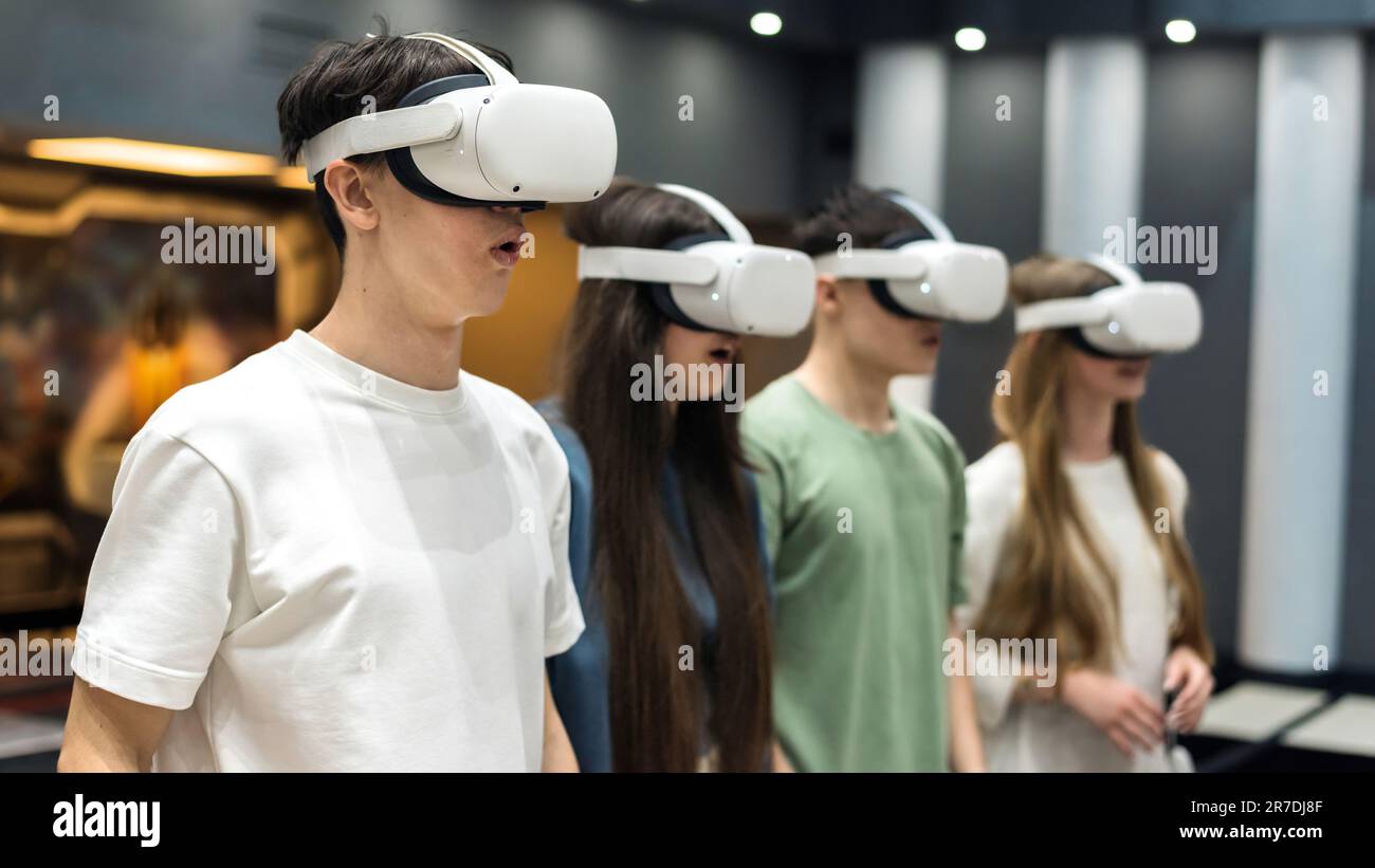 Group people headsets vr hi-res stock photography and images - Alamy