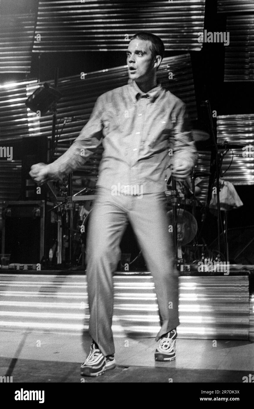 ROBBIE WILLIAMS, SINGER, FIRST TOUR, 1997: Robbie Williams playing live ...