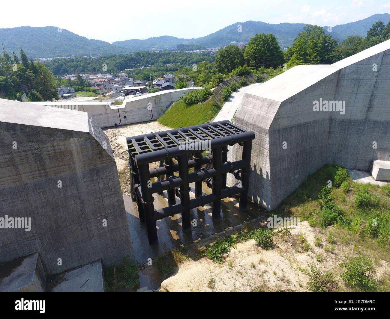 A permeable check dam which prevents disaster of core stones and ...