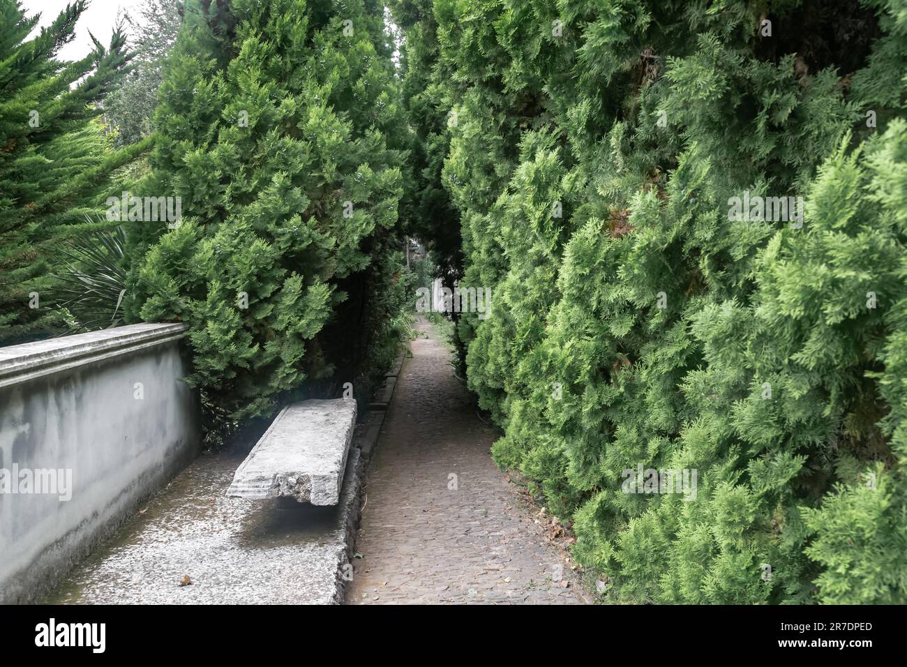 Parapet walkway hi-res stock photography and images - Alamy